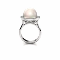 Chic tasteful gold ring Grisel | Set with 12 mm grey pearl